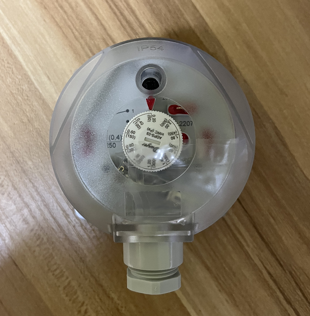 Dwyer Adps-03-2-n Adjustable Differential Pressure Switch 12A 110V 230V