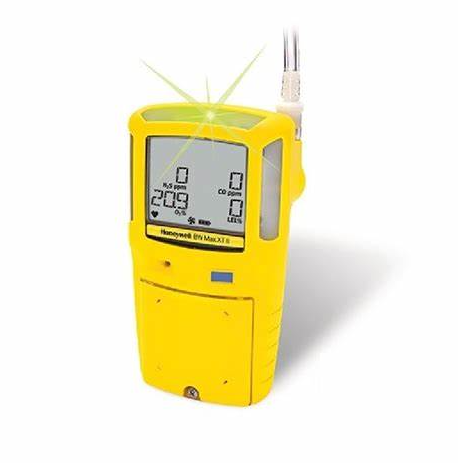 Honeywell BW Max XT II Multi 4 Gas Alert Detector With LCD Display 4.2V dc