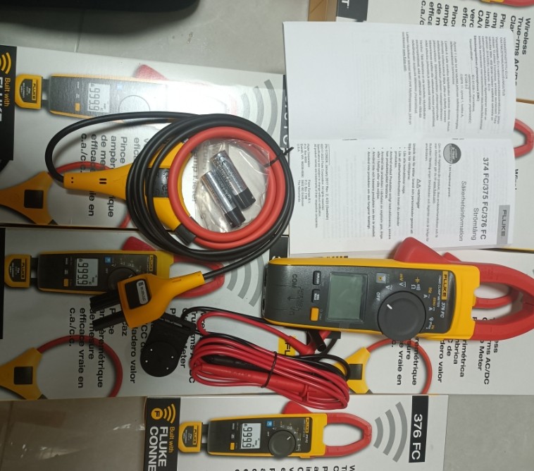 Fluke 376 FC True-RMS Clamp Meter with iFlex 2500 A Range 0.1 A Resolution