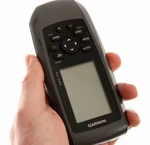 Garmin GPS 73 Easy-to- Handheld Navigator With IPX7 Water Rating And ...